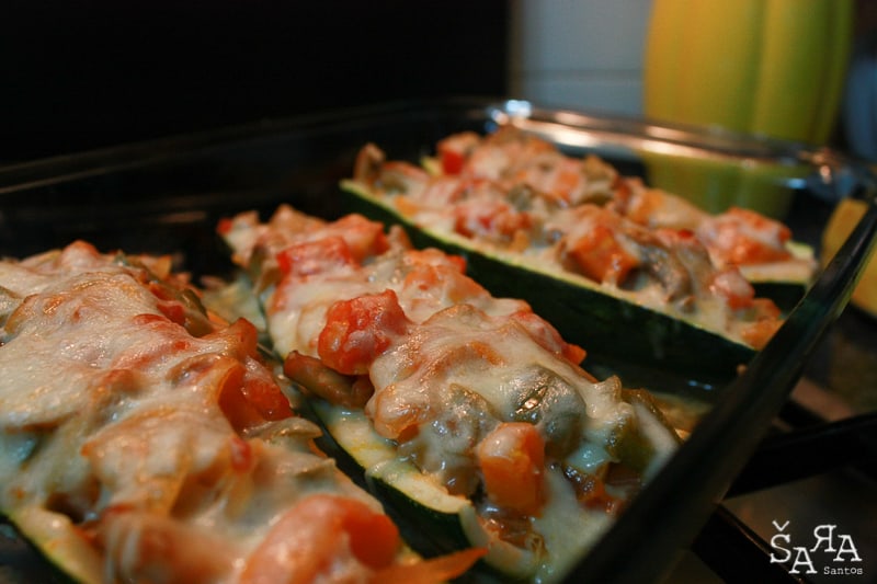 Courgette recheada com legumes - Chocolate a mais