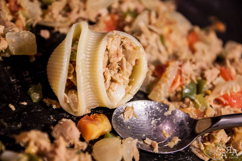 Massa de concha recheada com atum - Chocolate a mais